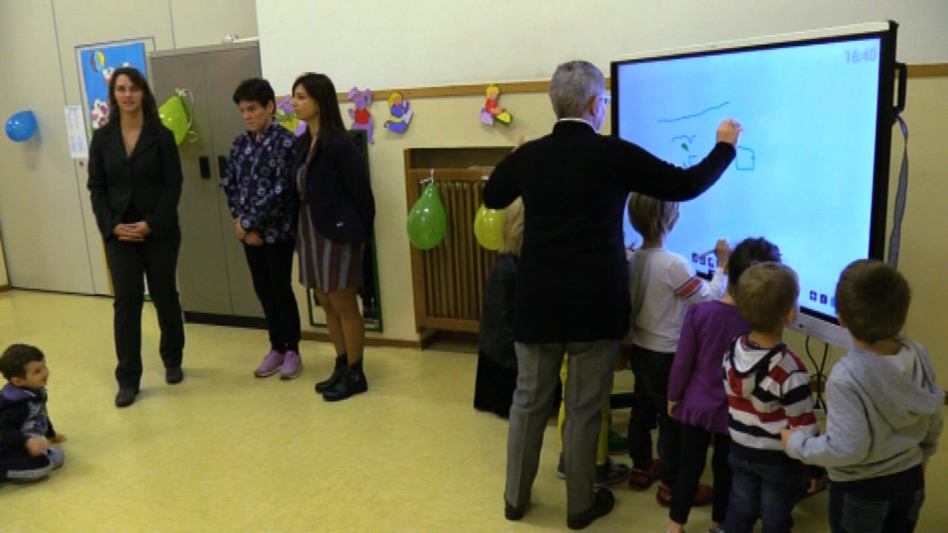 La scuola dell’infanzia di Pez si arricchisce di una nuovissima lavagna ...