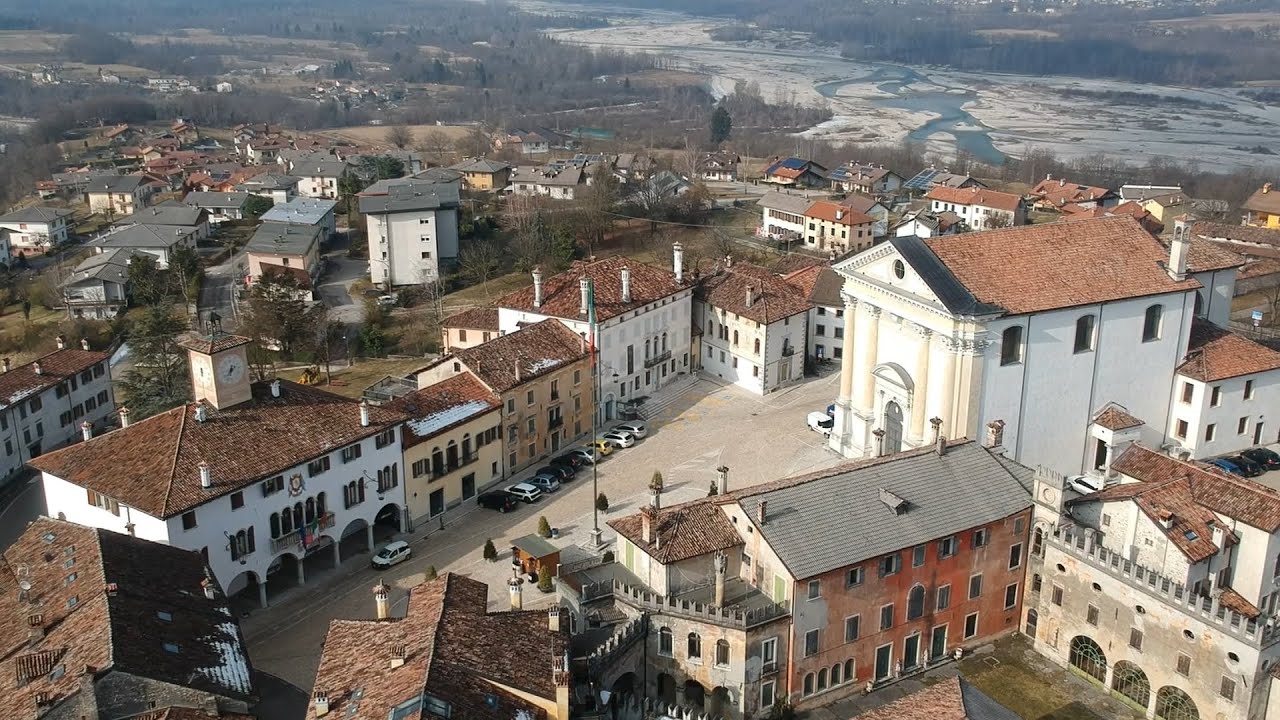 Il centro storico di Mel, uno dei Borghi del Veneto che sogna di ...